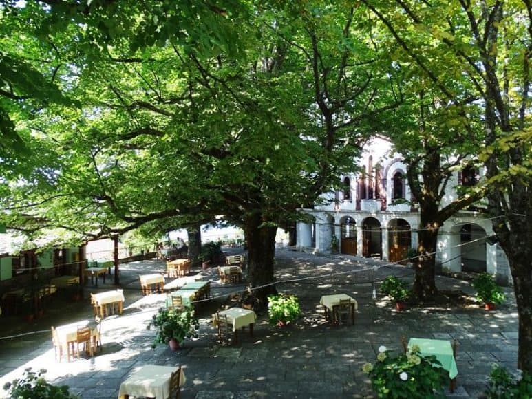 La région du Pélion,Grèce:les villages de Tsagarada, Mouresi, Kissos ...