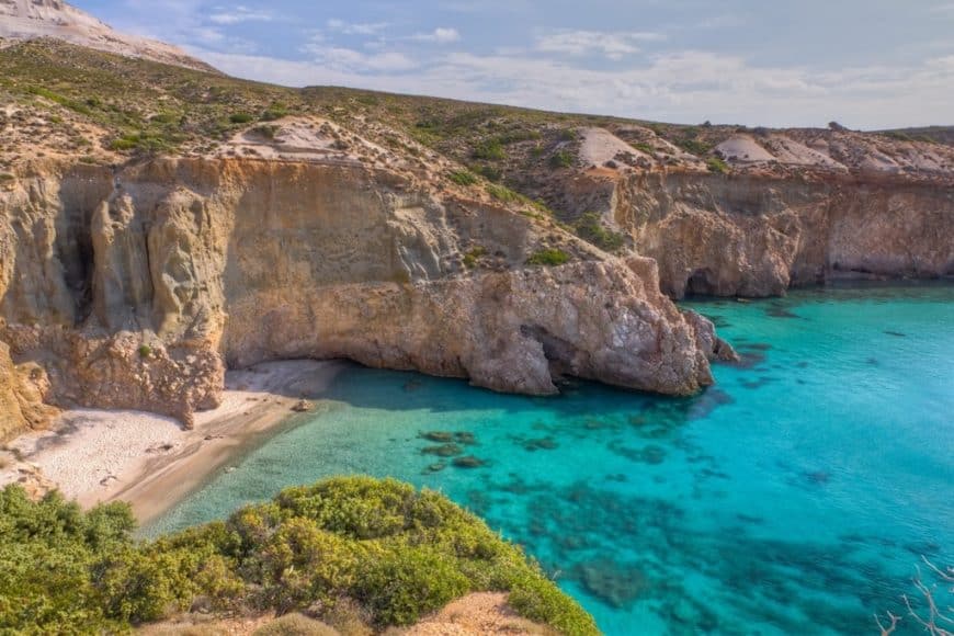 Les Meilleures Plages de Milos - travelpassionate.com