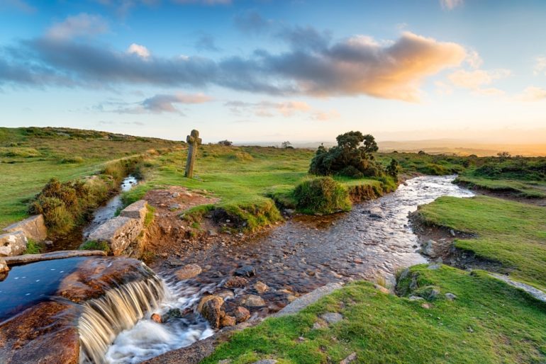 7 Amazing Places to Visit in Devon - Travel Passionate