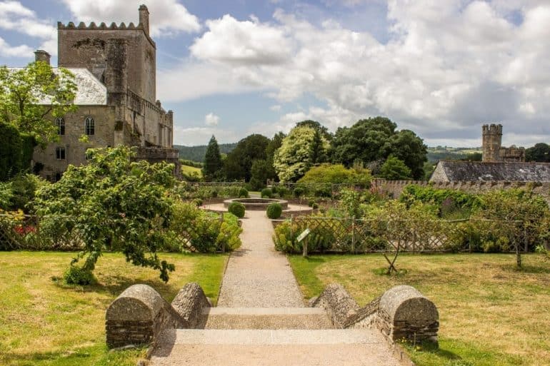 7 Amazing Places to Visit in Devon - Travel Passionate
