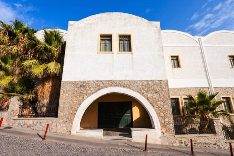12 Things to Do in Fira, Santorini / 2024 Guide - Travel Passionate