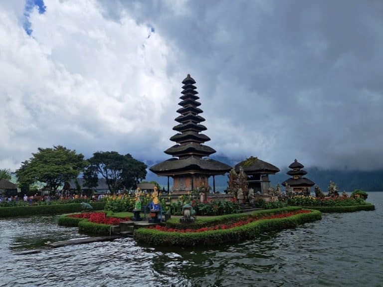 A Guide to Pura Ulun Danu Beratan Temple in Bali